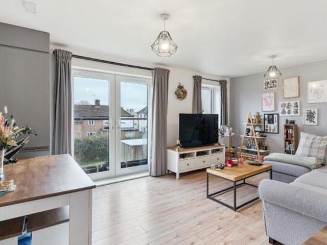 For Sale 2 Bedroom Shared Living/roommate Hitchin Hertfordshire DLS99130115