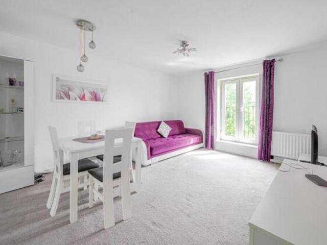For Sale 2 Bedroom Shared Living/roommate Houghton Regis Bedfordshire DS99688173