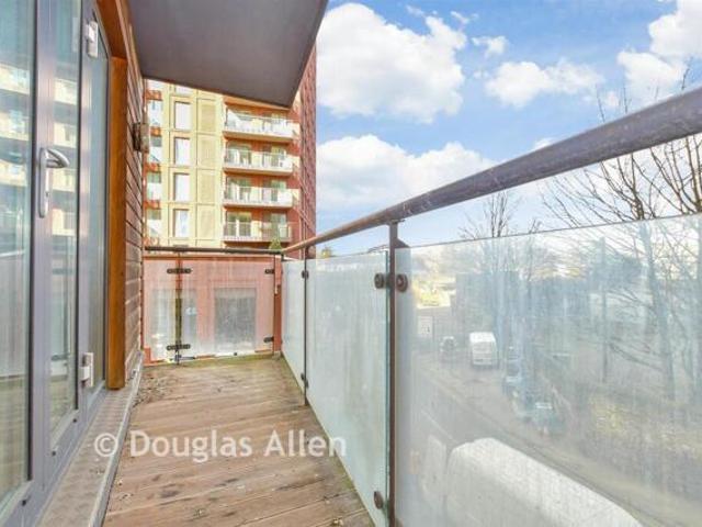 For Sale 2 Bedroom Shared Living/roommate Ilford Great London DS101678061