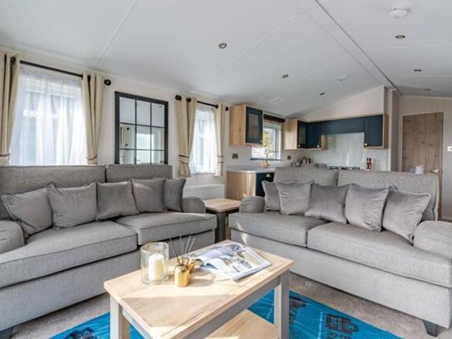 For Sale 2 Bedroom Shared Living/roommate Ilkley Bradford DLS101677096