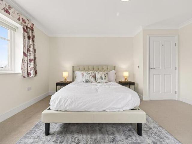 For Sale 2 Bedroom Shared Living/roommate Ilkley Bradford DS100733556