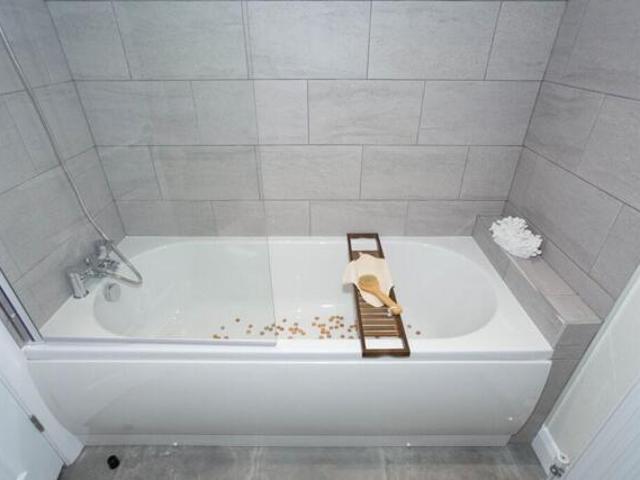 For Sale 2 Bedroom Shared Living/roommate Isle Of Wight Isle Of Wight DLS98477688