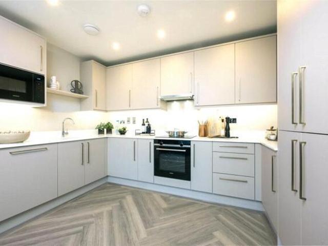 For Sale 2 Bedroom Shared Living/roommate Kent Kent DS98687924
