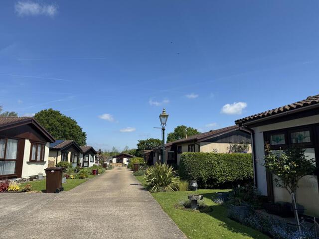 For Sale 2 Bedroom Shared Living/roommate Kent Kent DS99688254