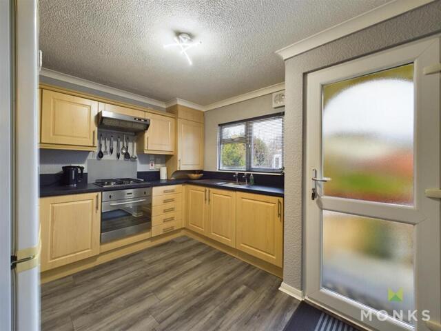 For Sale 2 Bedroom Shared Living/roommate Kinnerley Kinnerley DS98477134