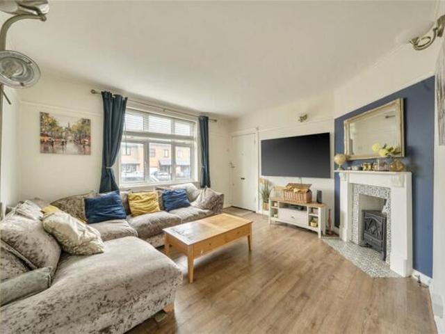 For Sale 2 Bedroom Shared Living/roommate Kingston Upon Thames Greater London DS100733514