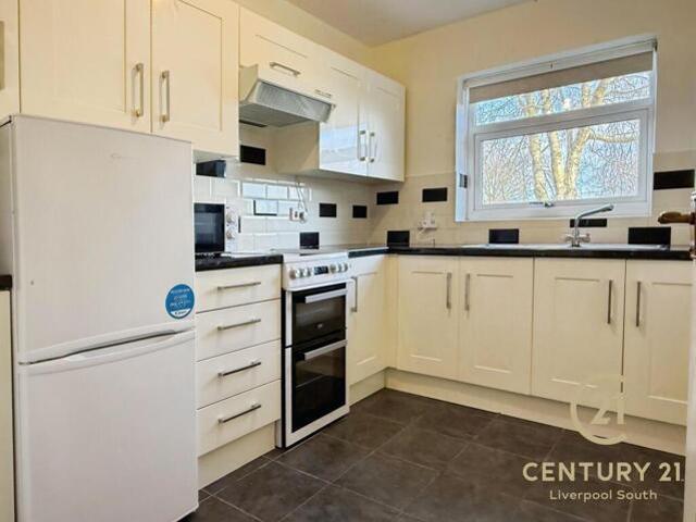For Sale 2 Bedroom Shared Living/roommate Knowsley Liverpool DS99380952