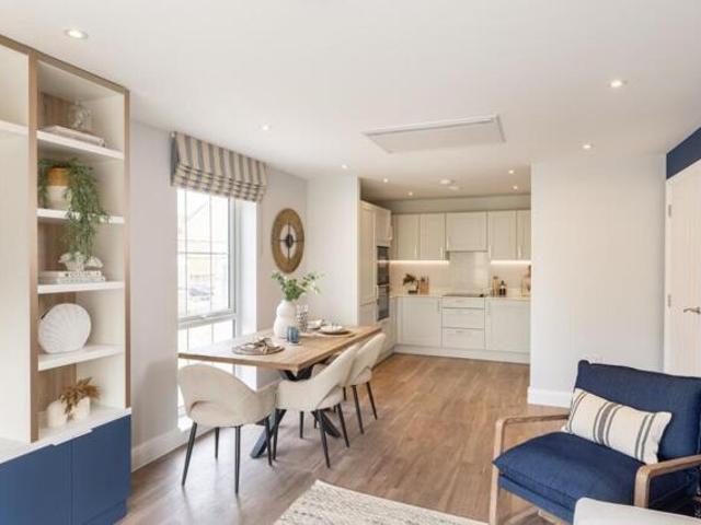 For Sale 2 Bedroom Shared Living/roommate Lymington Hampshire DS98612104