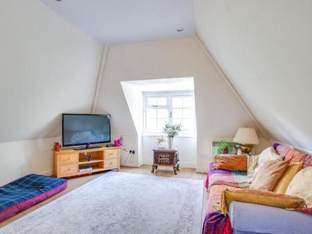 For Sale 2 Bedroom Shared Living/roommate Lyndhurst Hampshire DLS101200181