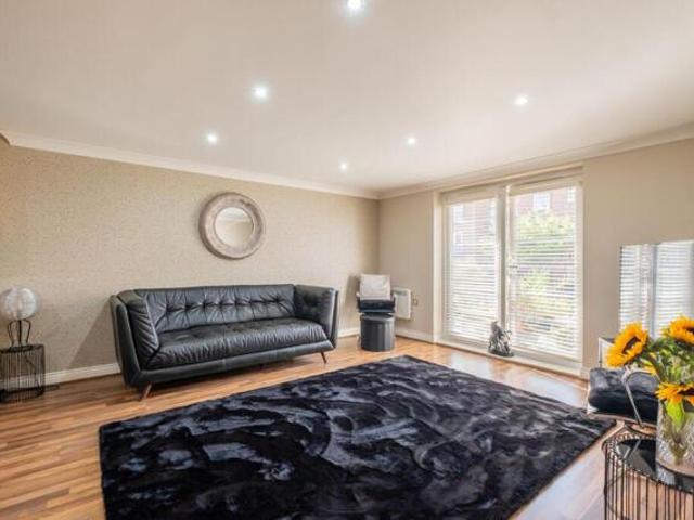 For Sale 2 Bedroom Shared Living/roommate Lancs Lancashire DS100733626