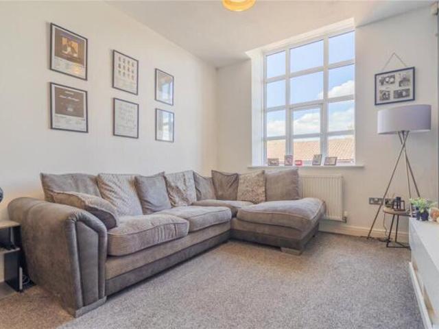 For Sale 2 Bedroom Shared Living/roommate Lancs Rochdale DLS101777726