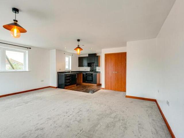 For Sale 2 Bedroom Shared Living/roommate Leigh Southend on Sea DLS100579145