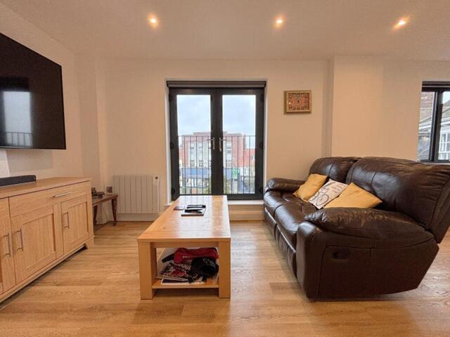 For Sale 2 Bedroom Shared Living/roommate Letchworth Hertfordshire DS99986635