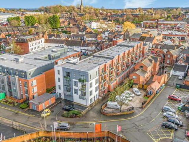 For Sale 2 Bedroom Shared Living/roommate Lichfield Staffordshire DS101231853