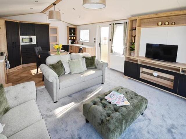 For Sale 2 Bedroom Shared Living/roommate Lincolnshire Lincolnshire DLS101931639