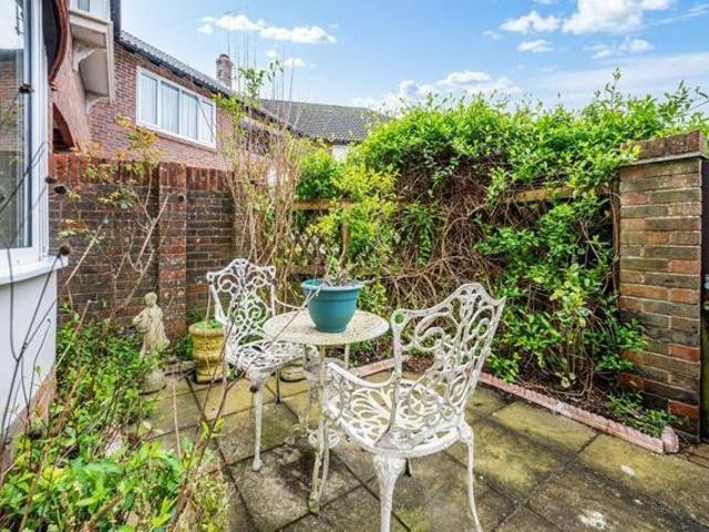 For Sale 2 Bedroom Shared Living/roommate Littlehampton West Sussex DS100881545