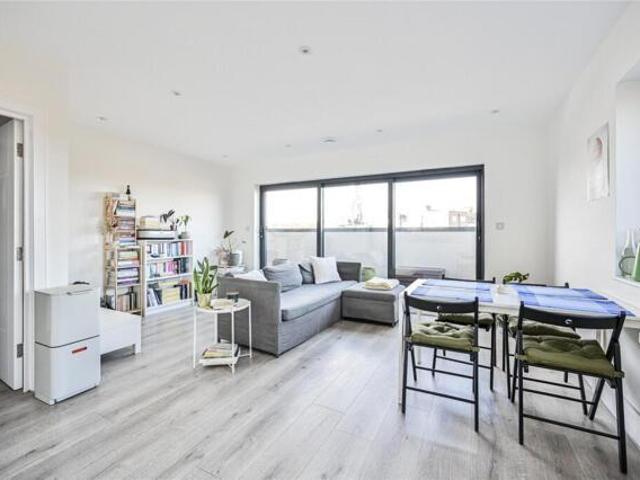 For Sale 2 Bedroom Shared Living/roommate London Greater London DLS98903589