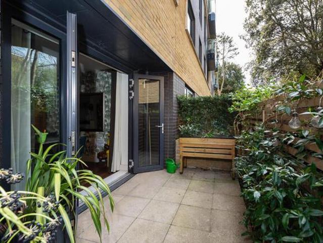 For Sale 2 Bedroom Shared Living/roommate London Greater London DS98834518