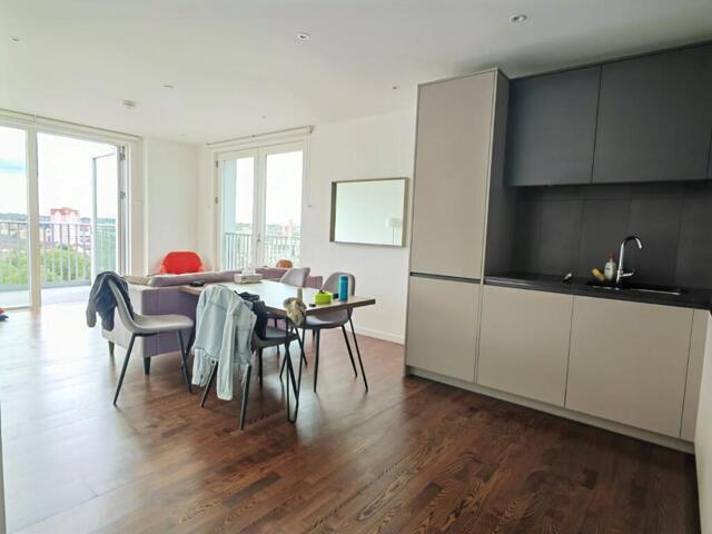 For Sale 2 Bedroom Shared Living/roommate Londres Greater London DLS100058008