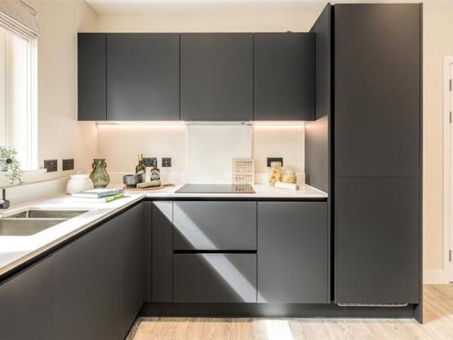 For Sale 2 Bedroom Shared Living/roommate Londres Greater London DS98765992