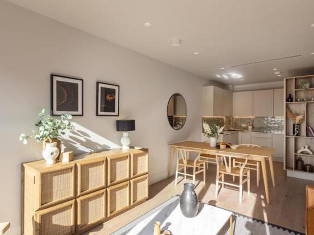 For Sale 2 Bedroom Shared Living/roommate Londres London DLS99437348
