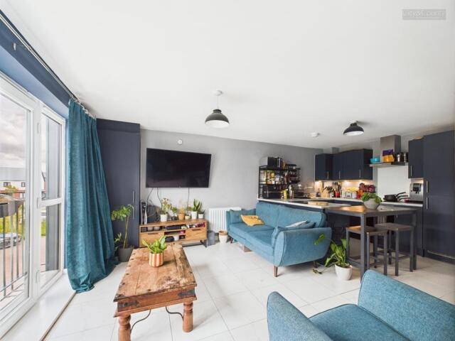 For Sale 2 Bedroom Shared Living/roommate Peterborough Cambridgeshire DS100426619