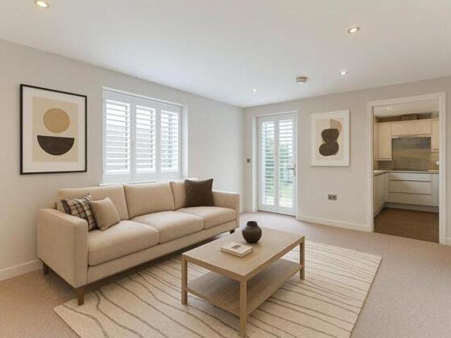 For Sale 2 Bedroom Shared Living/roommate Poole Poole DS100854885