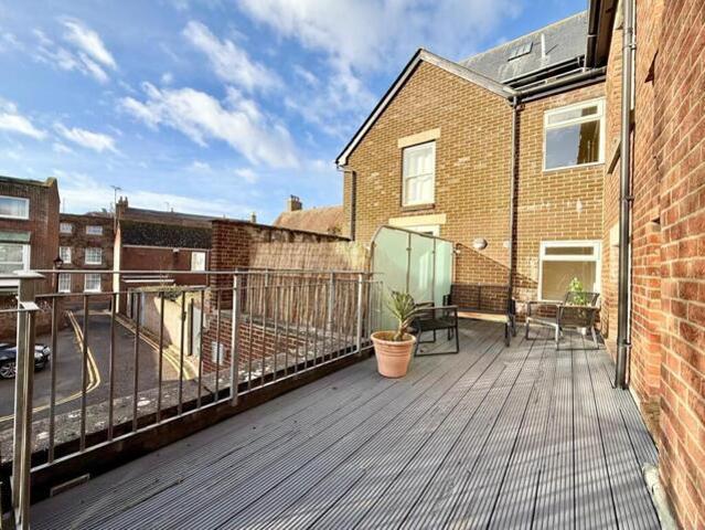 For Sale 2 Bedroom Shared Living/roommate Poole Poole DS101379060