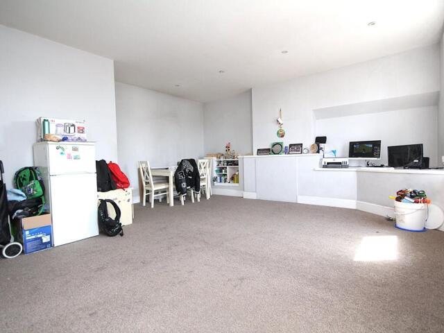 For Sale 2 Bedroom Shared Living/roommate Poole Poole DS99641836