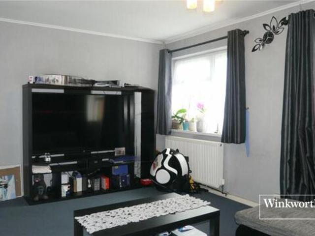 For Sale 2 Bedroom Shared Living/roommate Potters Bar Hertfordshire DS100881581