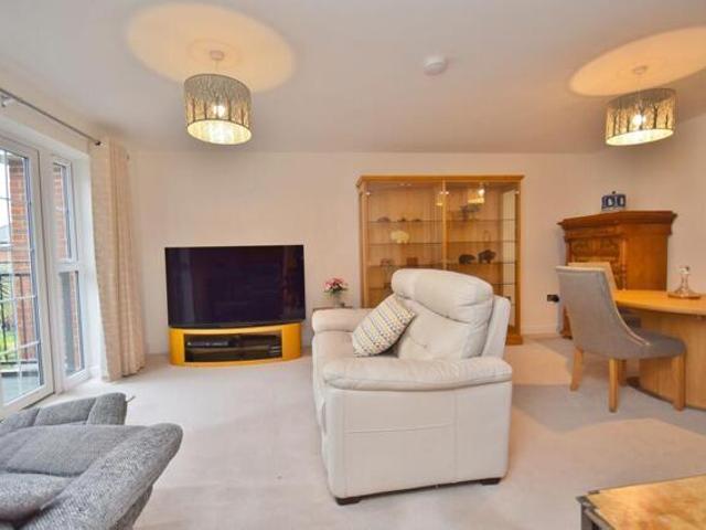 For Sale 2 Bedroom Shared Living/roommate Princes Risborough Buckinghamshire DLS101797057