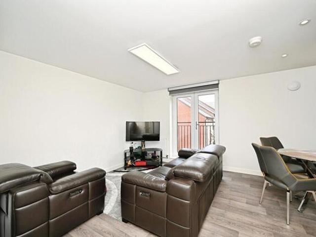 For Sale 2 Bedroom Shared Living/roommate Rugby Warwickshire DS98864833