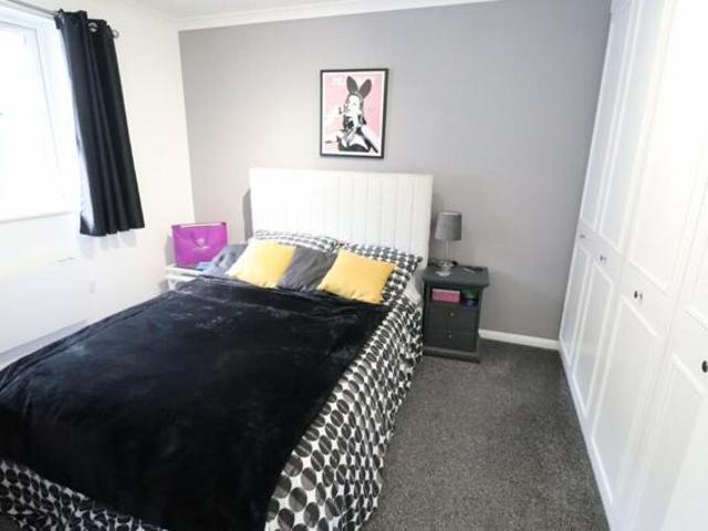 For Sale 2 Bedroom Shared Living/roommate Rayleigh Essex DS99523745