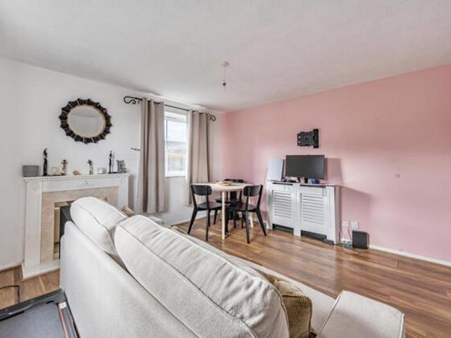 For Sale 2 Bedroom Shared Living/roommate Reading Berkshire DS98801107