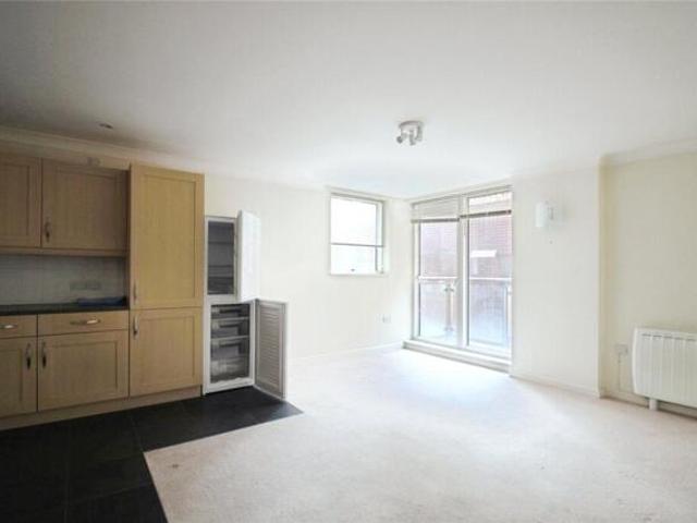 For Sale 2 Bedroom Shared Living/roommate Reading Reading DLS101675935