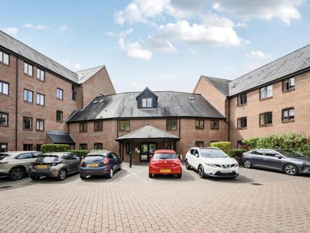 For Sale 2 Bedroom Shared Living/roommate Reading Wokingham DS100541295