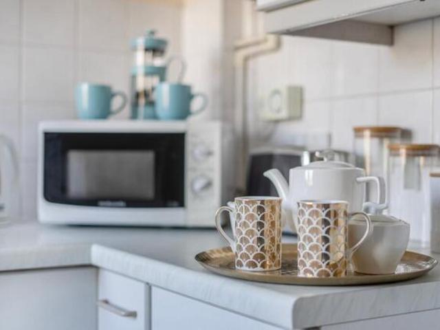 For Sale 2 Bedroom Shared Living/roommate Reading Wokingham DS101777698
