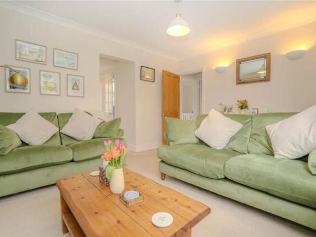 For Sale 2 Bedroom Shared Living/roommate Richmond Greater London DS101743281