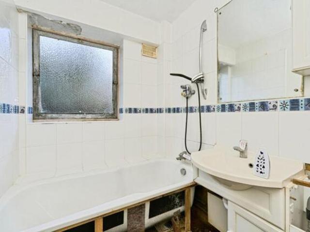 For Sale 2 Bedroom Shared Living/roommate Richmond Greater London DS98718587