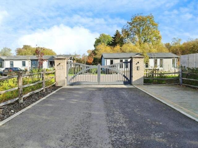 For Sale 2 Bedroom Shared Living/roommate Riseley Bedfordshire DS101797053