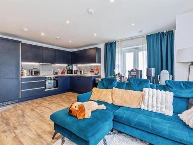 For Sale 2 Bedroom Shared Living/roommate Rochester Medway DLS100158564