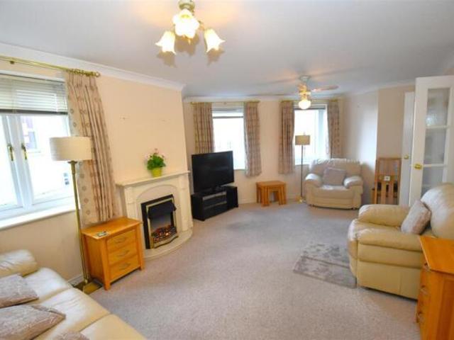 For Sale 2 Bedroom Shared Living/roommate Rochford Essex DLS98687663