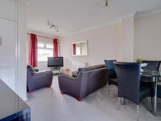 For Sale 2 Bedroom Shared Living/roommate Royston Hertfordshire DS101743234