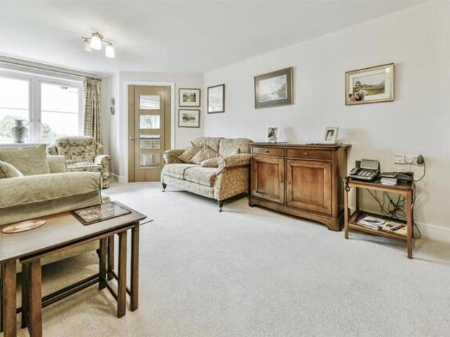 For Sale 2 Bedroom Shared Living/roommate Royston Hertfordshire DS99986530