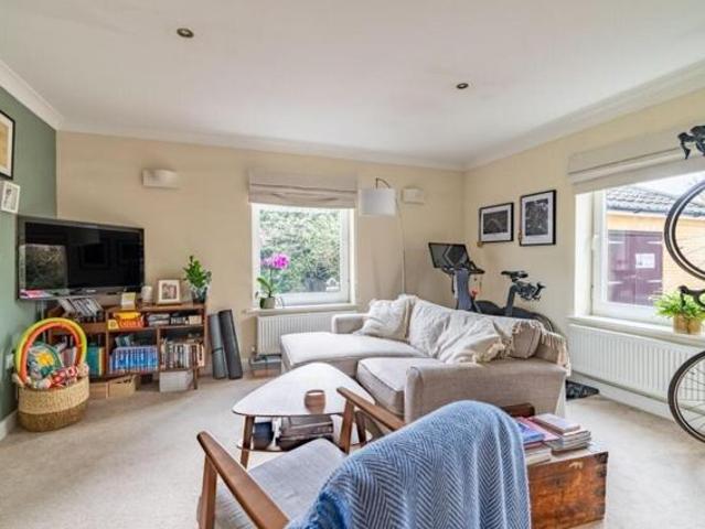 For Sale 2 Bedroom Shared Living/roommate St. Albans Hertfordshire DLS98834594