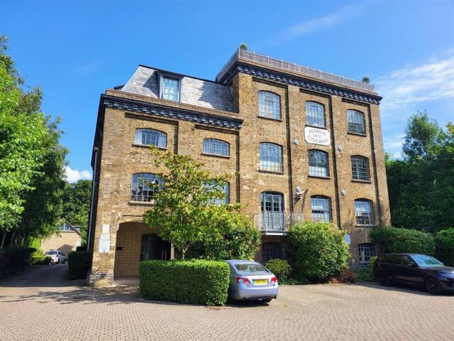 For Sale 2 Bedroom Shared Living/roommate Standon Standon DLS99290303