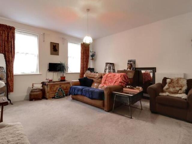 For Sale 2 Bedroom Shared Living/roommate Stafford Staffordshire DLS101677537