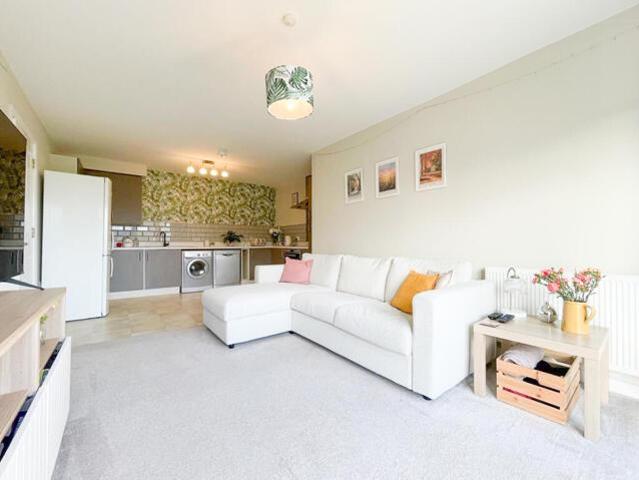 For Sale 2 Bedroom Shared Living/roommate Stockport Greater Manchester DS100132565