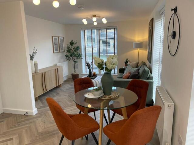For Sale 2 Bedroom Shared Living/roommate Stockport Stockport DLS99688674