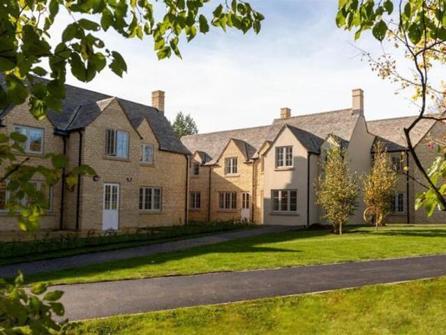 For Sale 2 Bedroom Shared Living/roommate Stow On The Wold Gloucestershire DS100786606